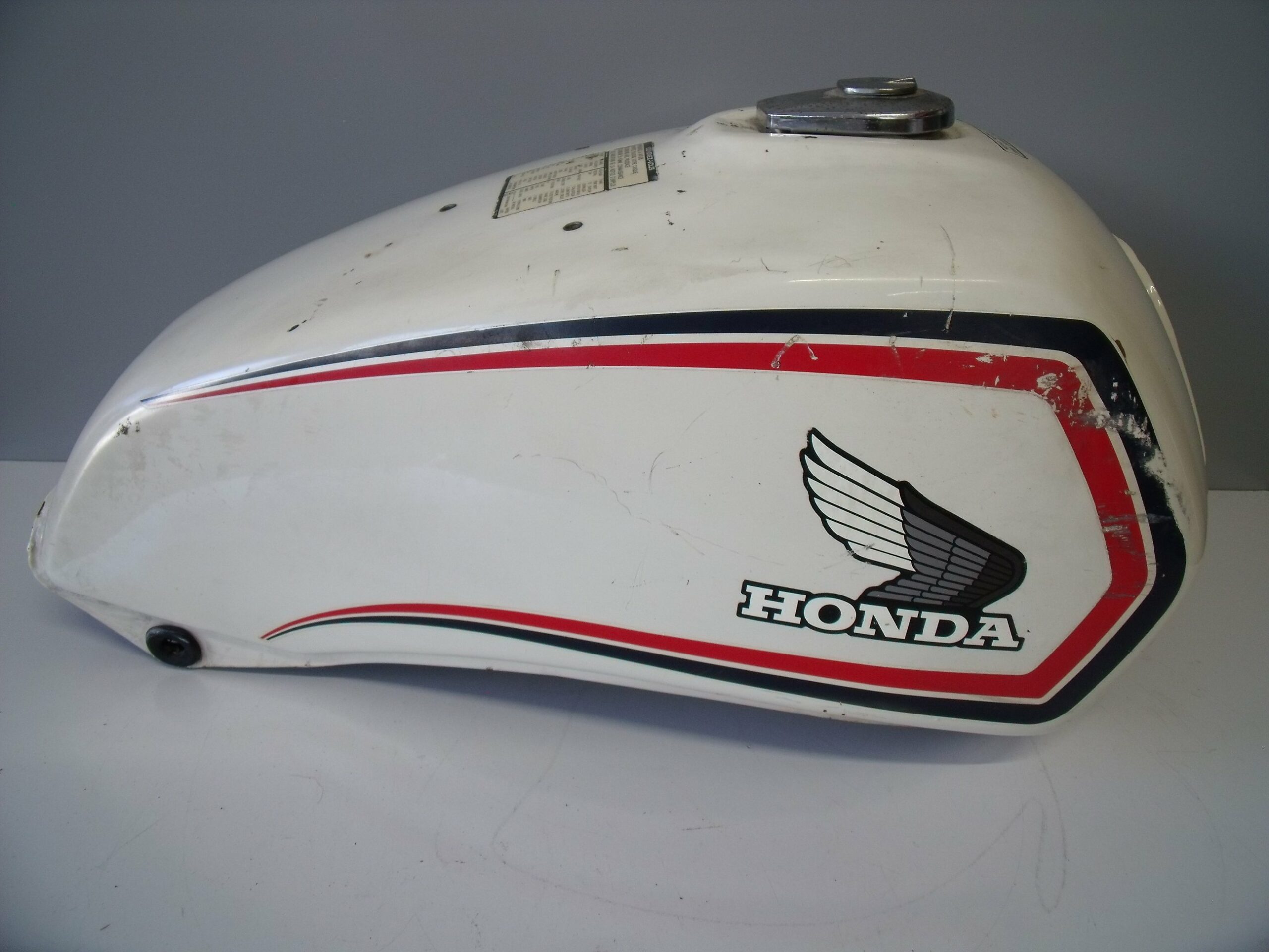 Réservoir HONDA CBX 650 E - Pièces moto Languedoc